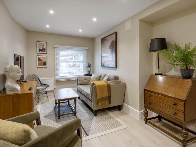 2 bedroom apartment to rent