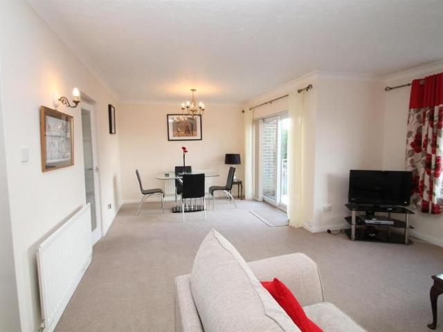 2 bedroom apartment to rent