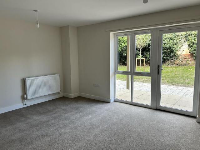 2 bedroom apartment to rent