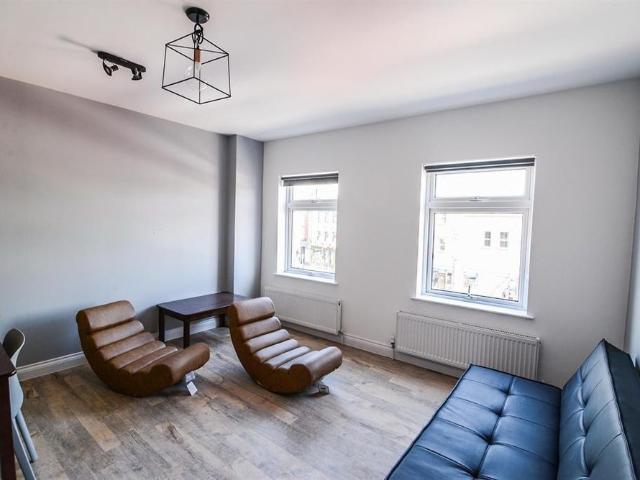 2 bedroom apartment to rent