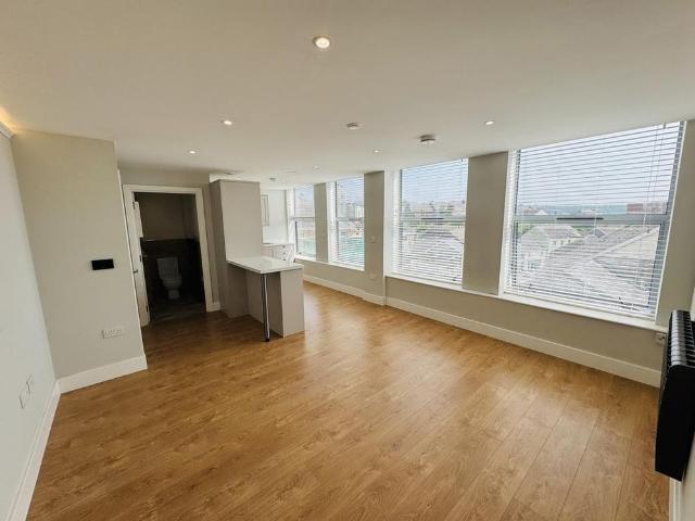 2 bedroom apartment to rent