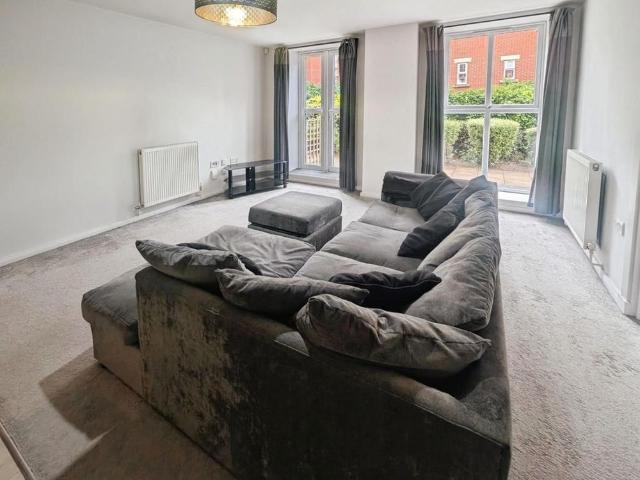 2 bedroom apartment to rent