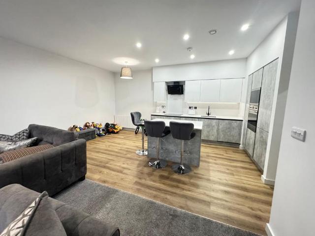 2 bedroom apartment to rent