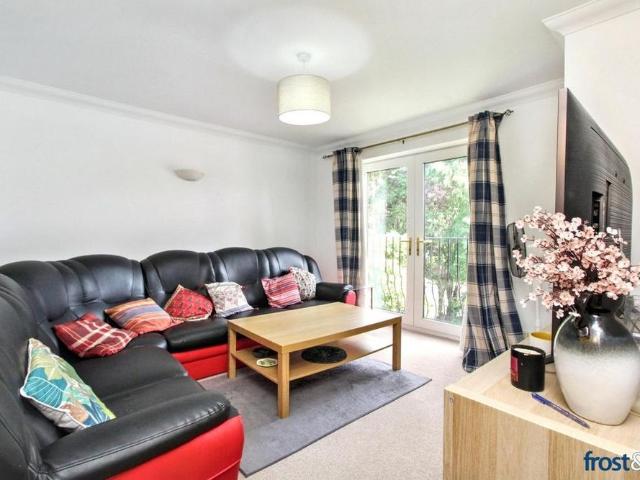 2 bedroom apartment to rent