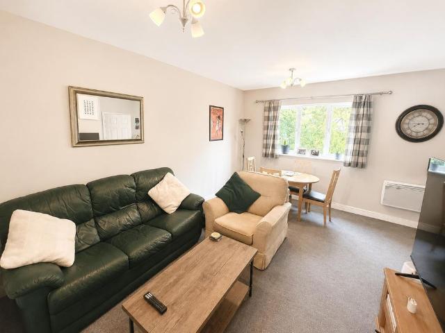 2 bedroom apartment to rent