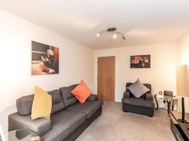 2 bedroom apartment to rent