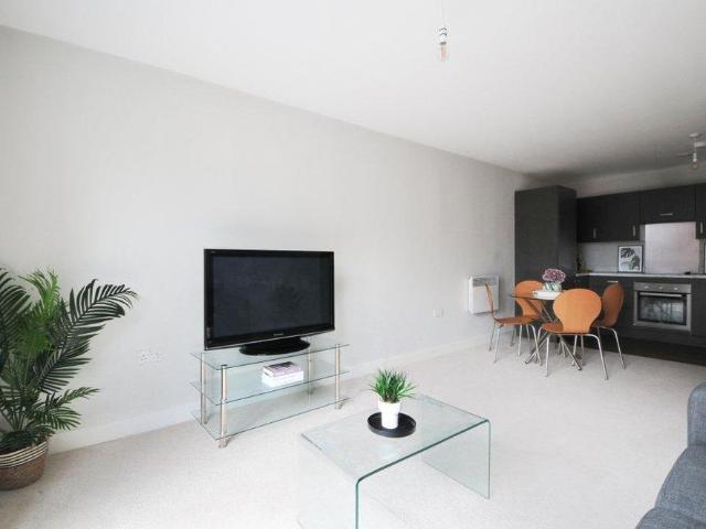 2 bedroom apartment to rent