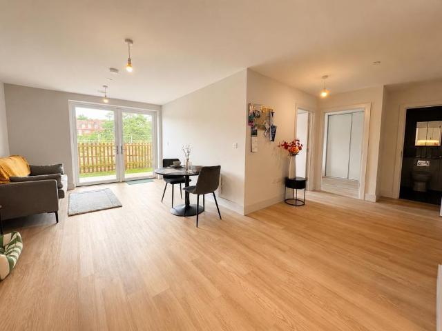 2 bedroom apartment to rent