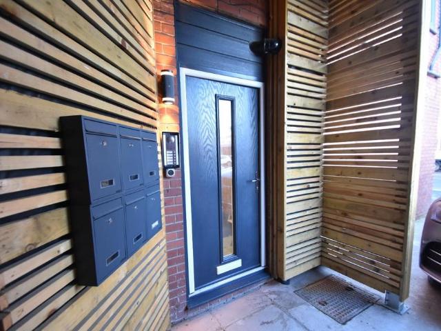 2 bedroom apartment to rent