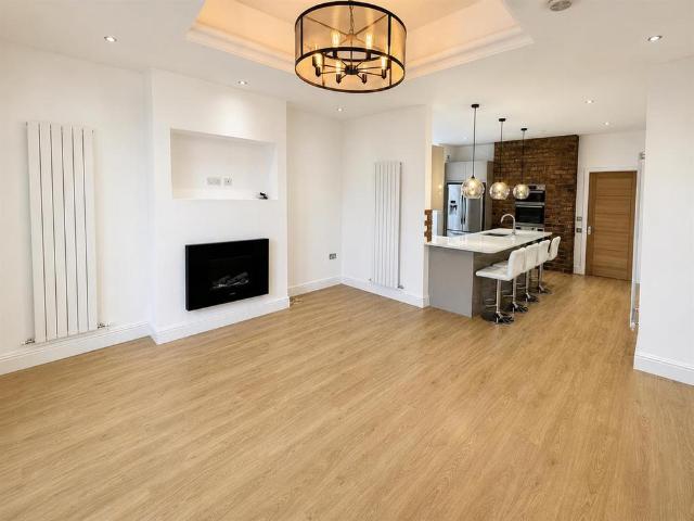 2 bedroom apartment to rent