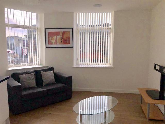 2 bedroom apartment to rent