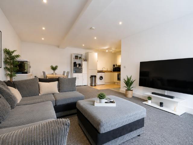 2 bedroom apartment to rent