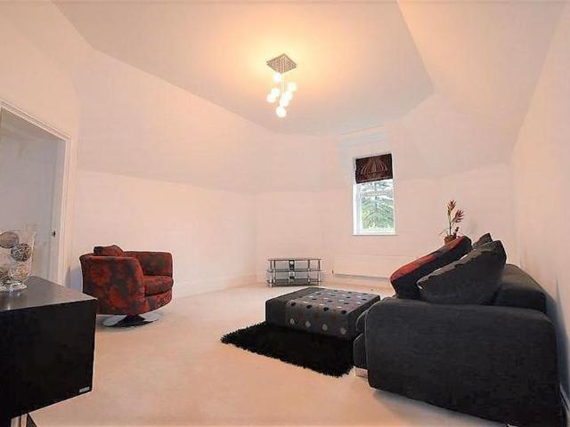 2 bedroom apartment to rent