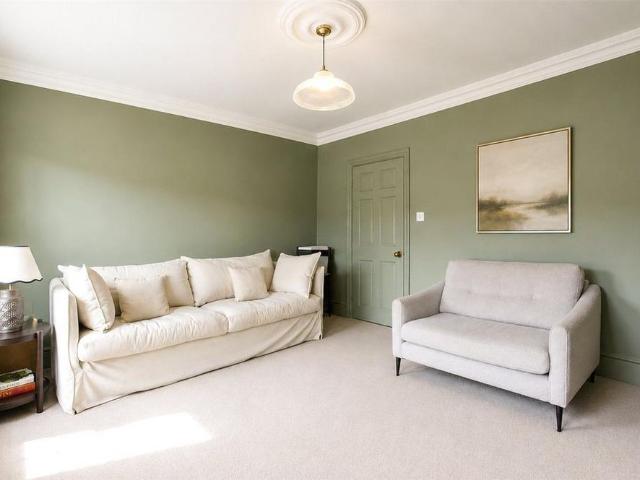 2 bedroom apartment to rent