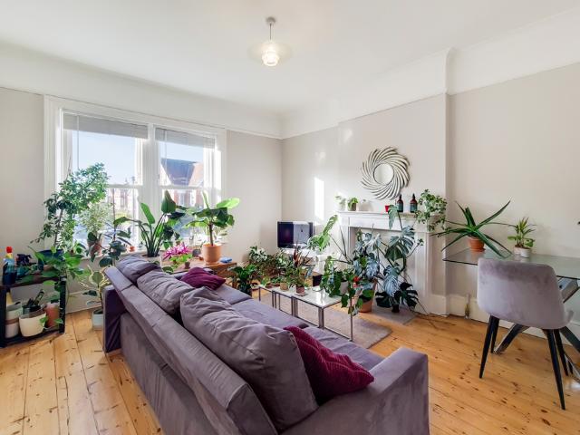 2 bedroom apartment to rent