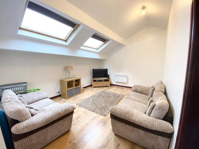 2 bedroom apartment to rent