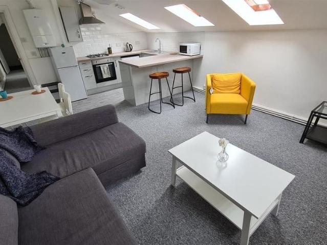 2 bedroom apartment to rent