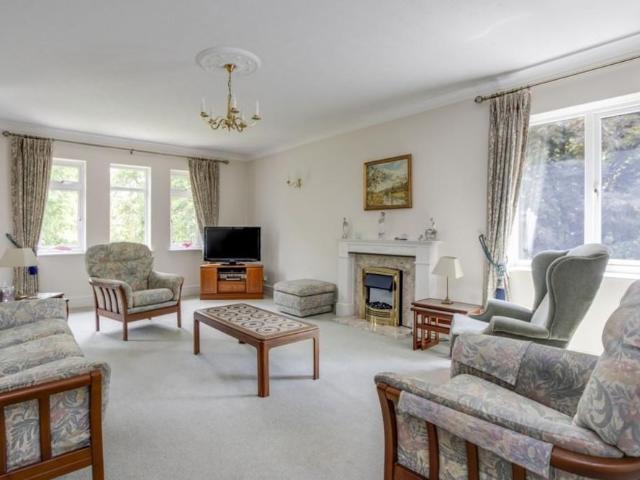 2 bedroom apartment to rent