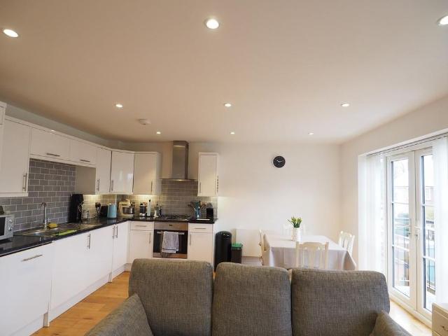 2 bedroom apartment to rent