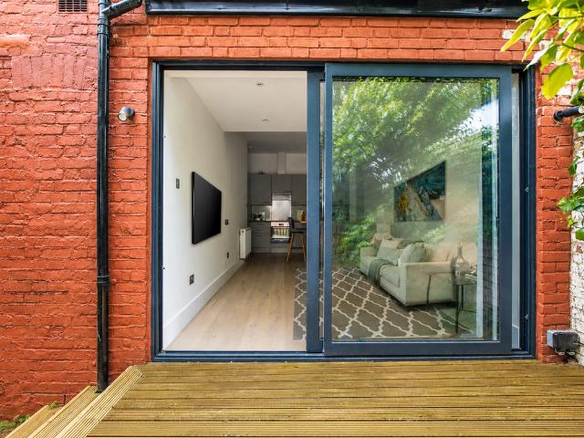 2 bedroom apartment to rent