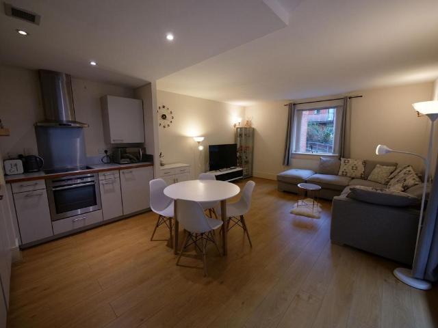 2 bedroom apartment to rent
