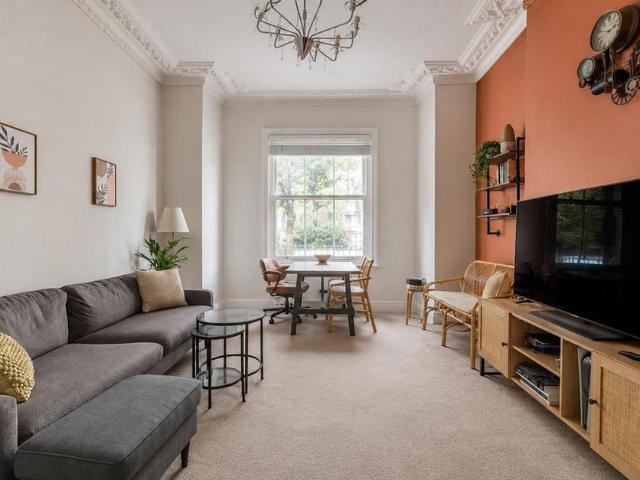 2 bedroom apartment to rent