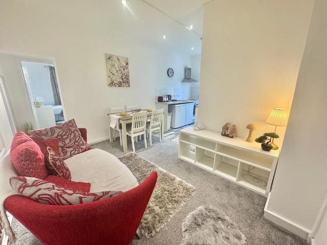 2 bedroom apartment to rent