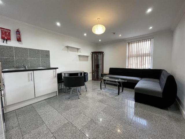2 bedroom apartment to rent