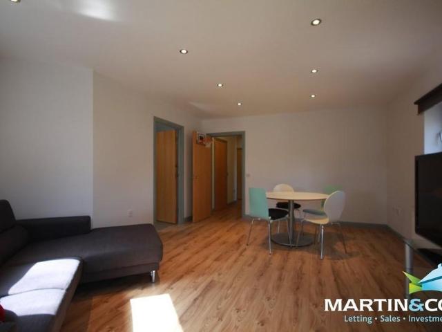2 bedroom apartment to rent