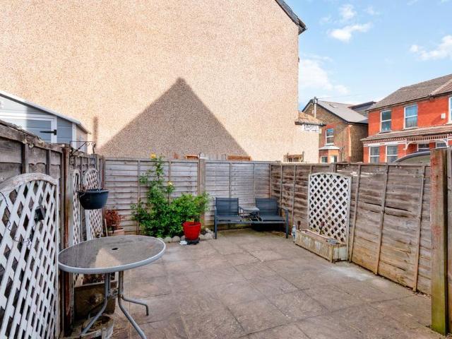 2 bedroom apartment to rent