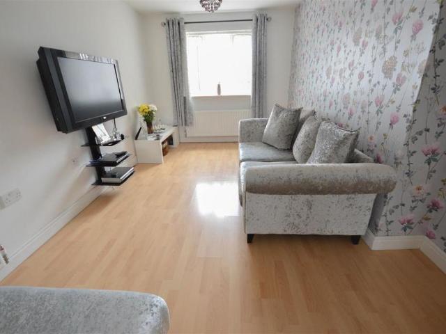 2 bedroom apartment to rent