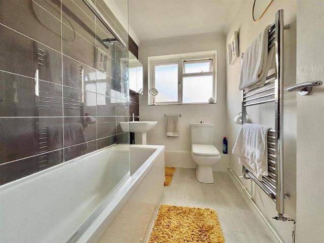 2 bedroom apartment to rent