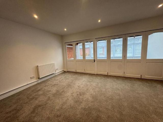 2 bedroom apartment to rent