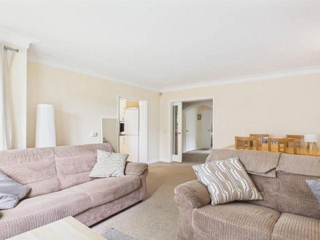 2 bedroom apartment to rent