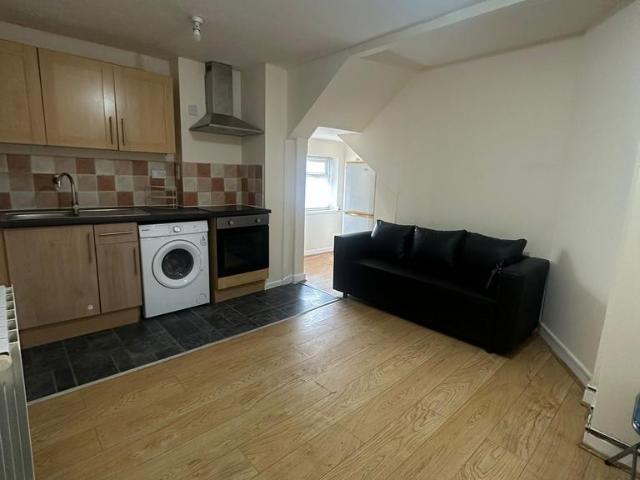 2 bedroom apartment to rent