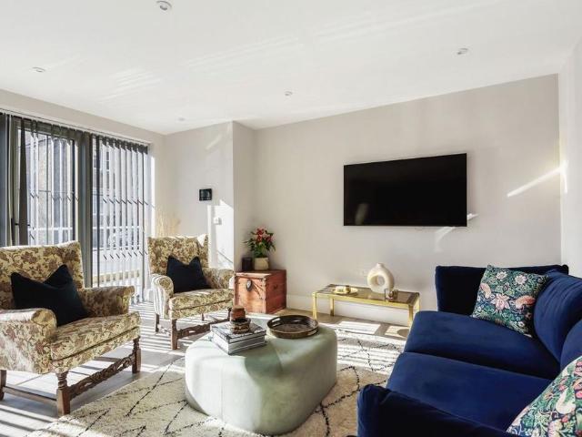 2 bedroom apartment to rent