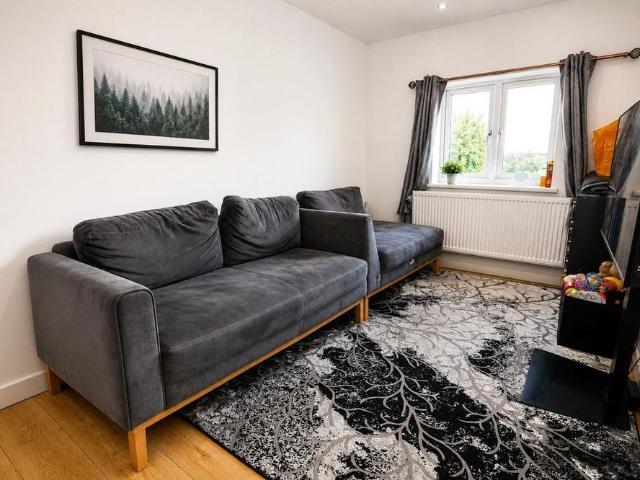 2 bedroom apartment to rent