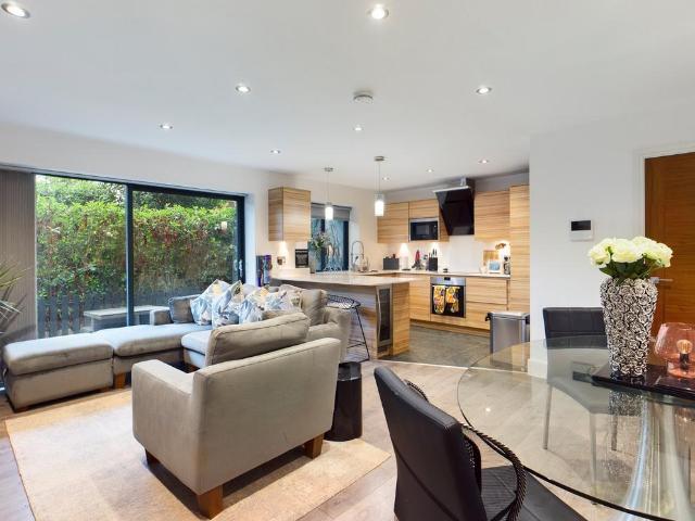 2 bedroom apartment to rent