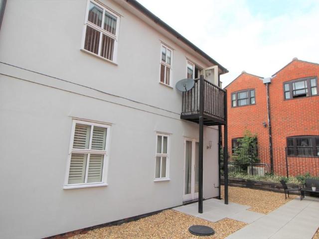 2 bedroom apartment to rent