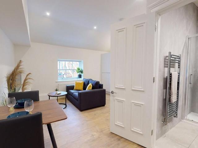 2 bedroom apartment to rent