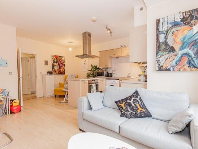 2 bedroom apartment to rent