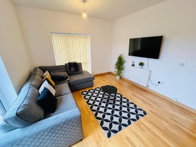 2 bedroom apartment to rent