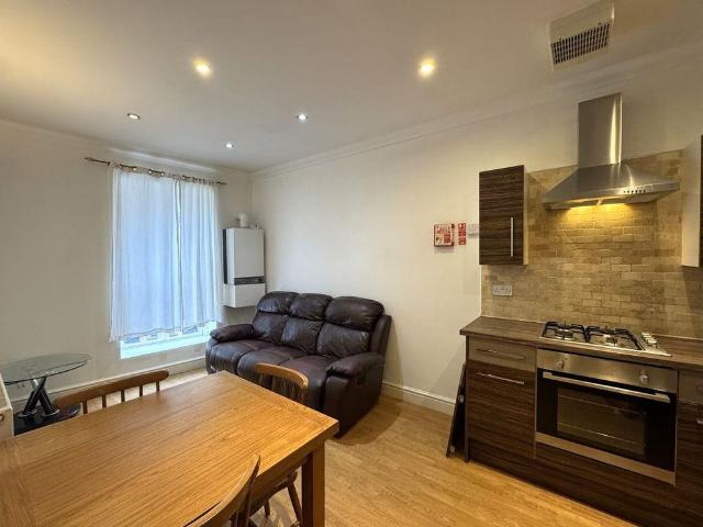 2 bedroom apartment to rent