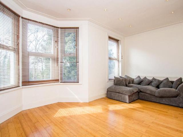 2 bedroom apartment to rent
