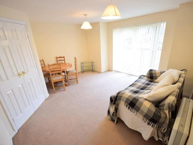 2 bedroom apartment to rent