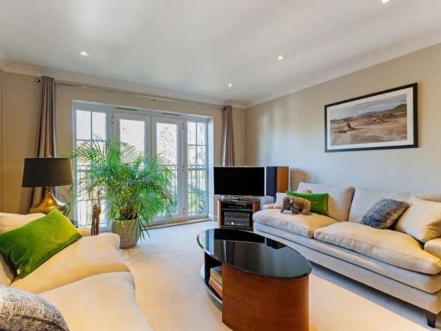 2 bedroom apartment to rent