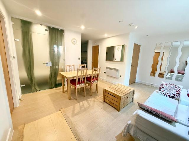 2 bedroom apartment to rent