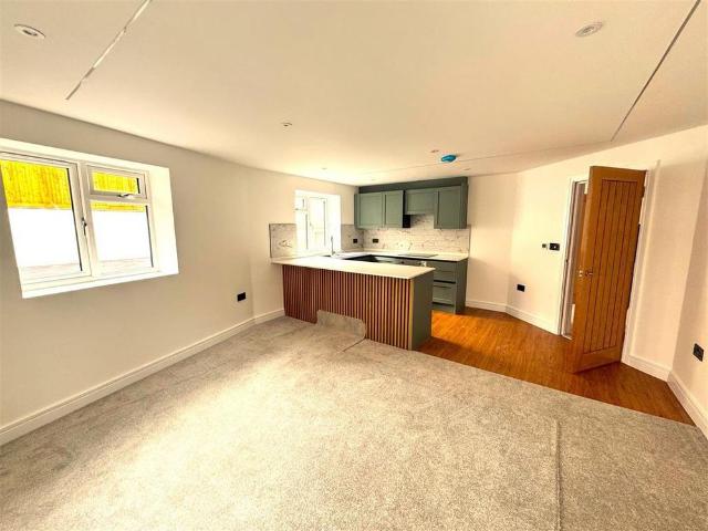 2 bedroom apartment to rent