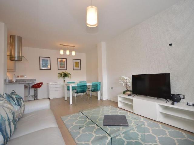 2 bedroom apartment to rent