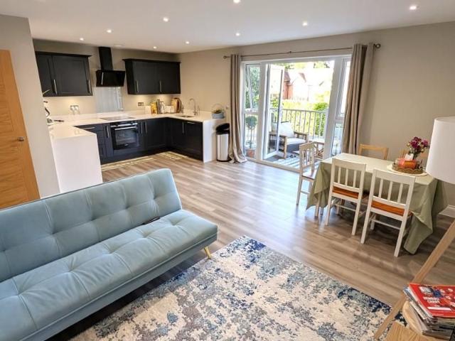 2 bedroom apartment to rent